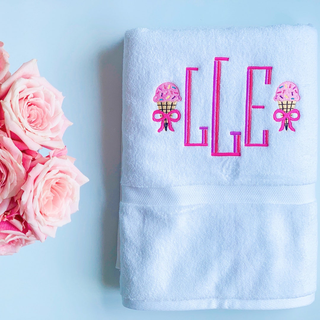 Monogrammed Bath Towel - Etsy