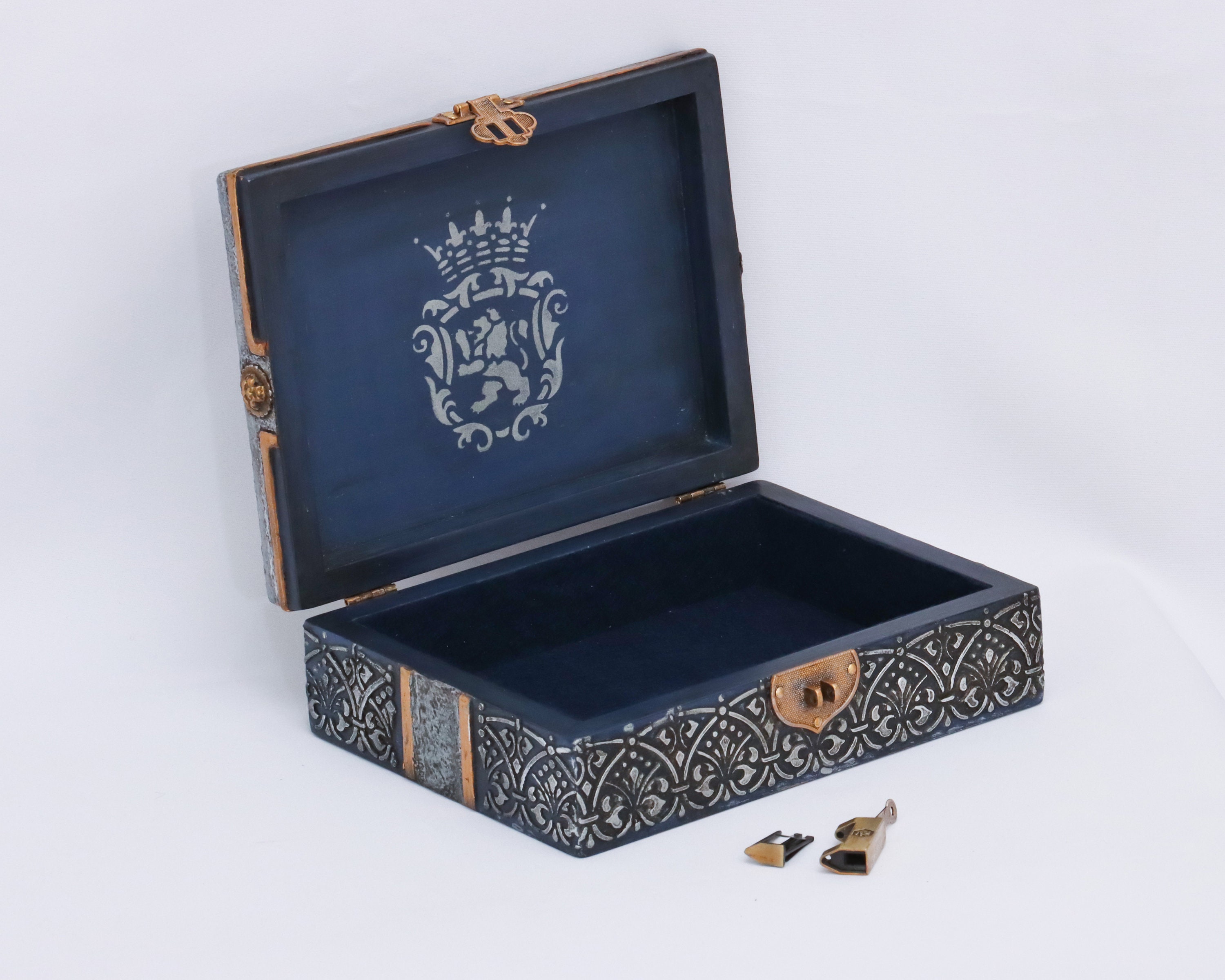 Vintage Aged Medieval Fantasy Lion Pad Lock Wooden Box, St. Mark ...