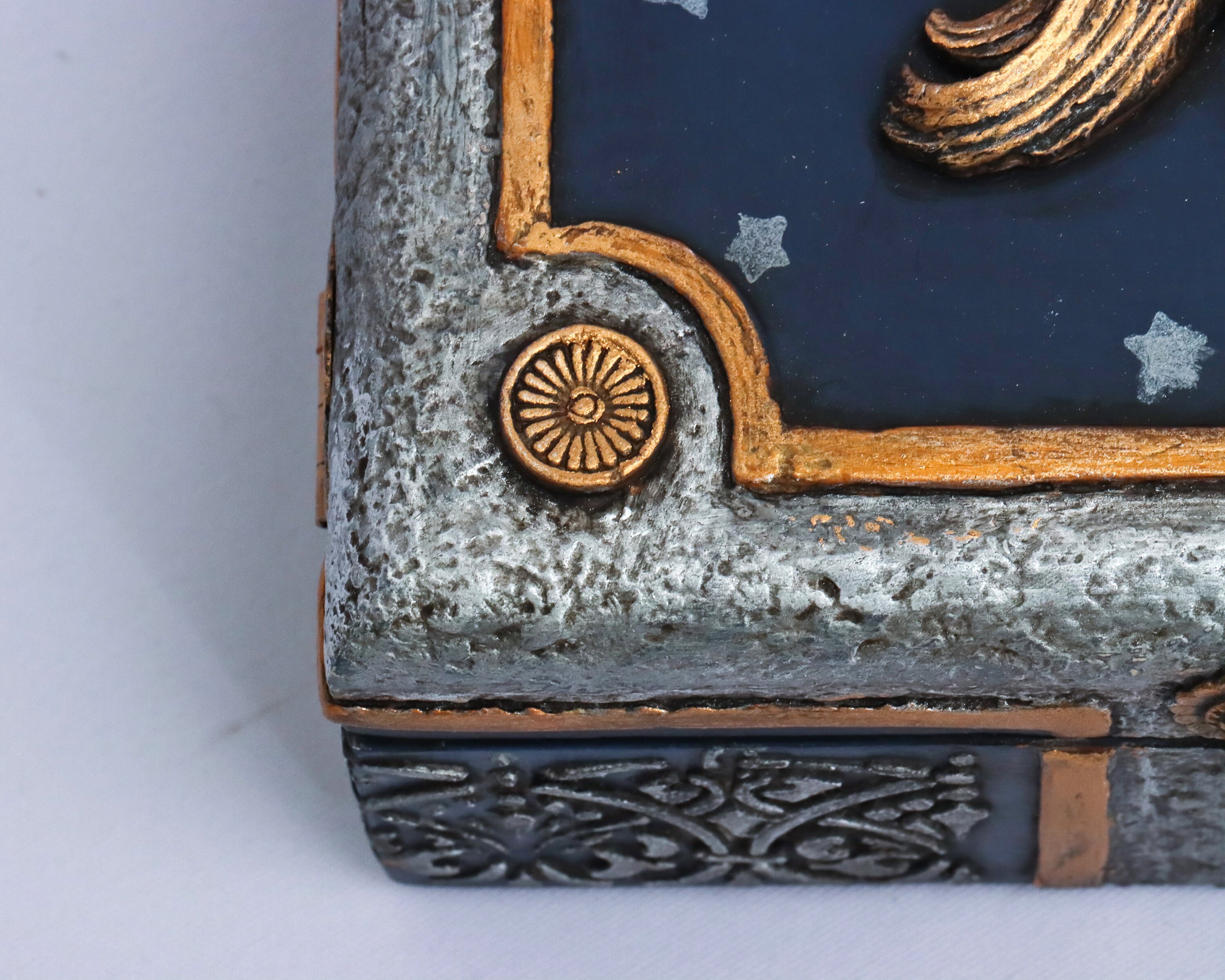 Vintage Aged Medieval Fantasy Lion Pad Lock Wooden Box, St. Mark ...