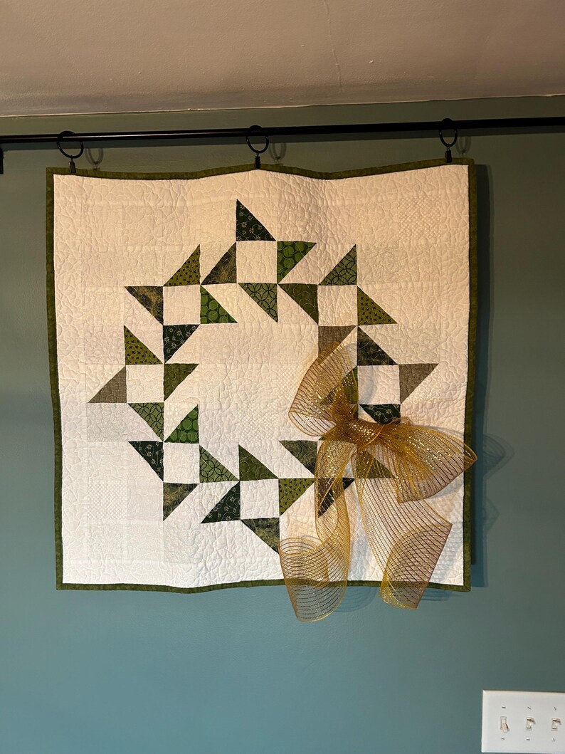 Quilted Wreath Wall Hanging - Etsy