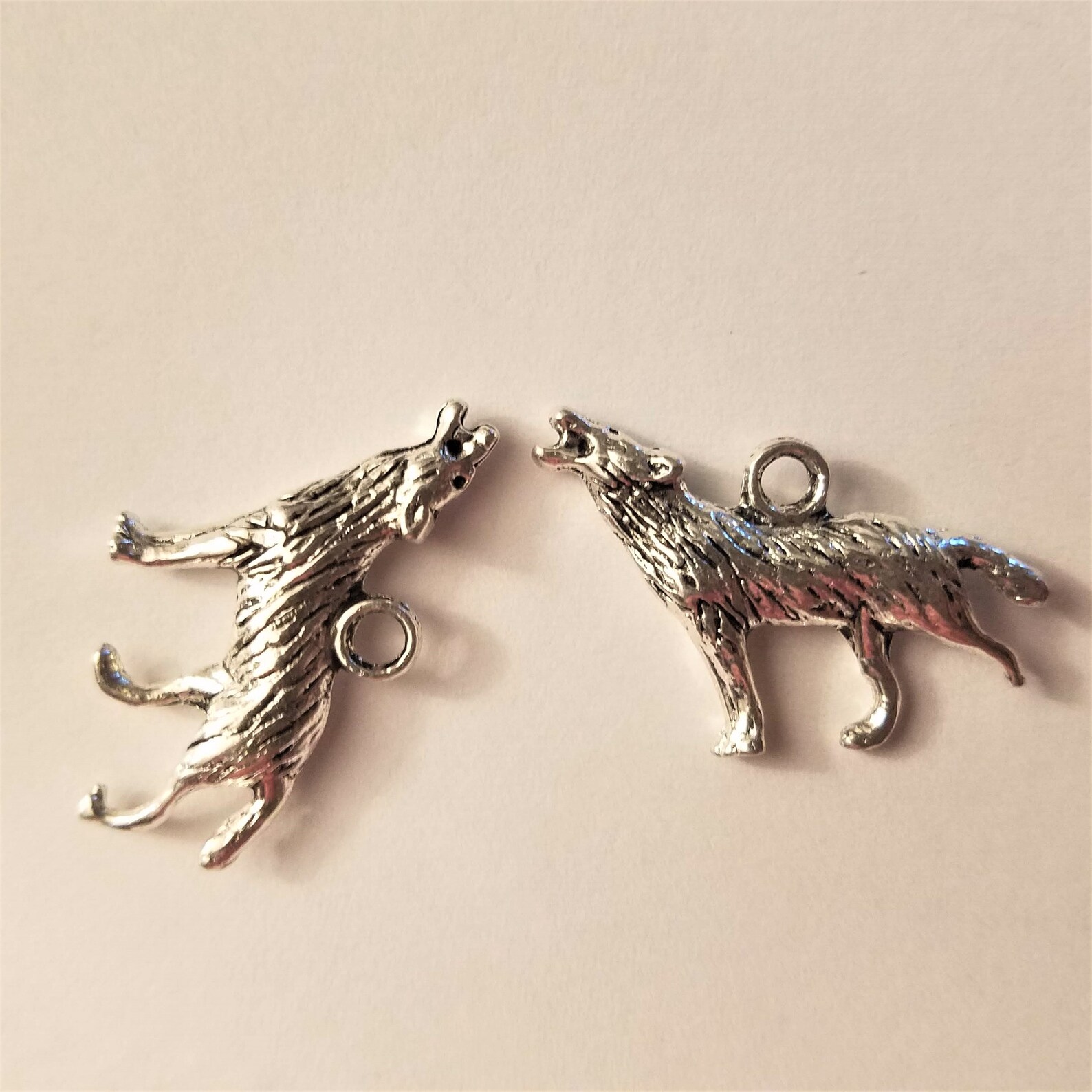 Set of 20 Silver Wolf Charms Wolf Jewelry Gifts for Wolf - Etsy