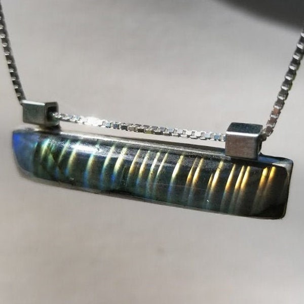 Spectrolite Pendant - Etsy