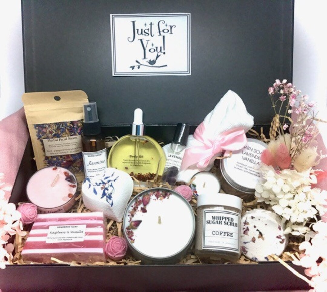 Luxury Pamper Hamper | Ultimate Gift Box| Personalised Gift Box ...