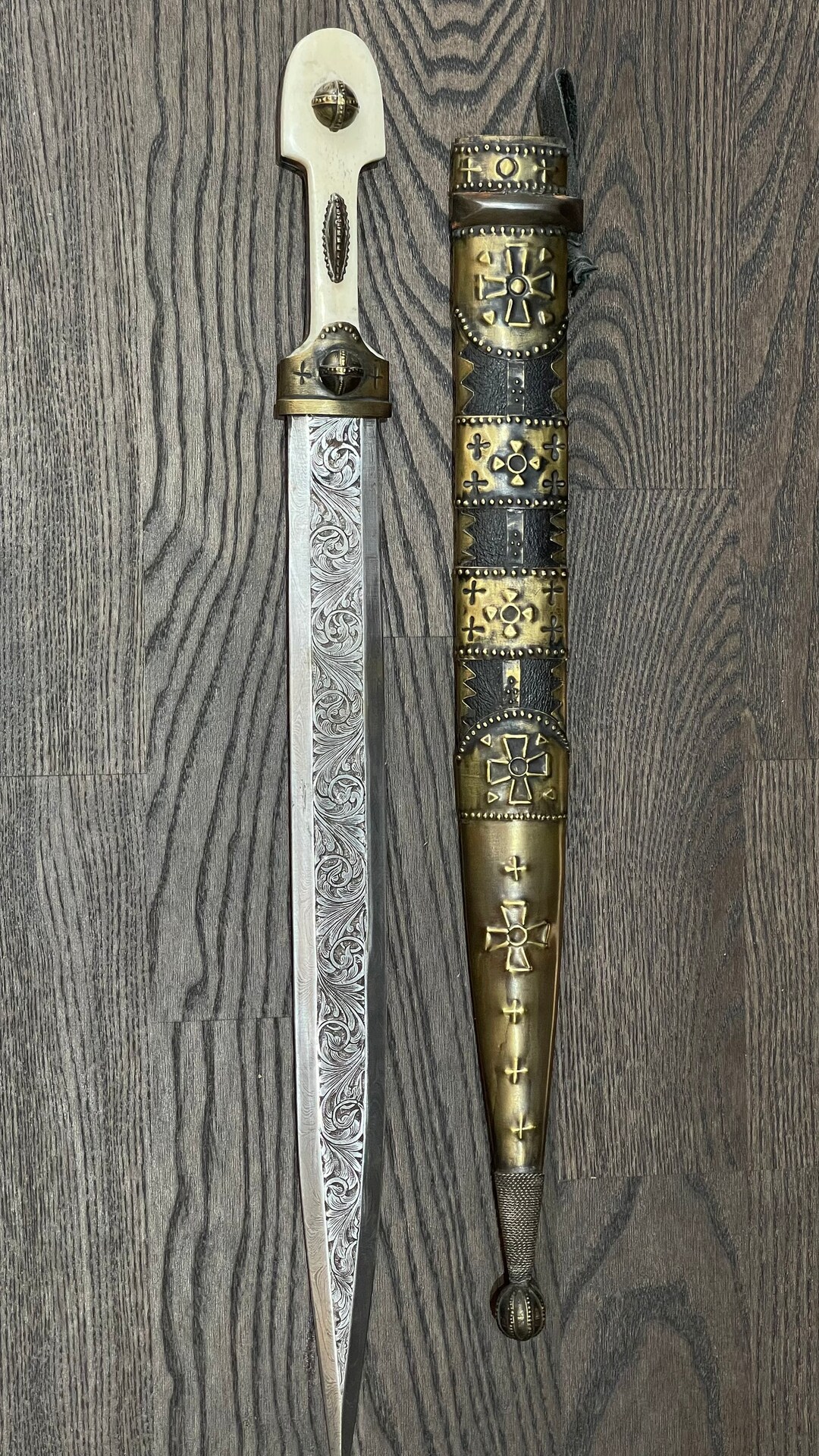 Handmade Traditional Dagger Damascus Steel Blade Engraved - Etsy