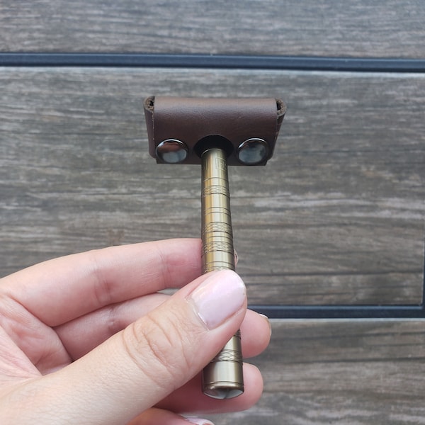 Henson Razor Stand - Etsy