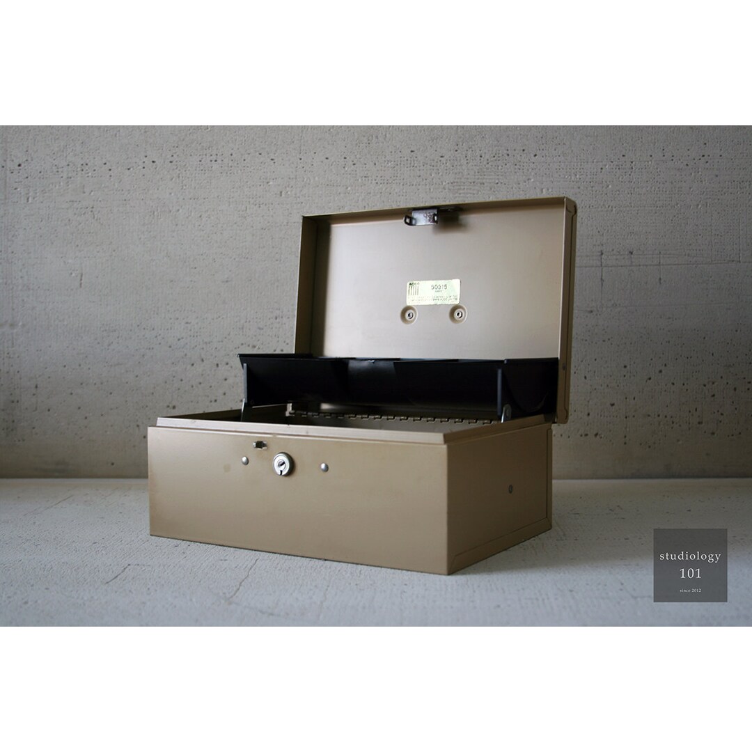 Vintage Metal Container - Etsy