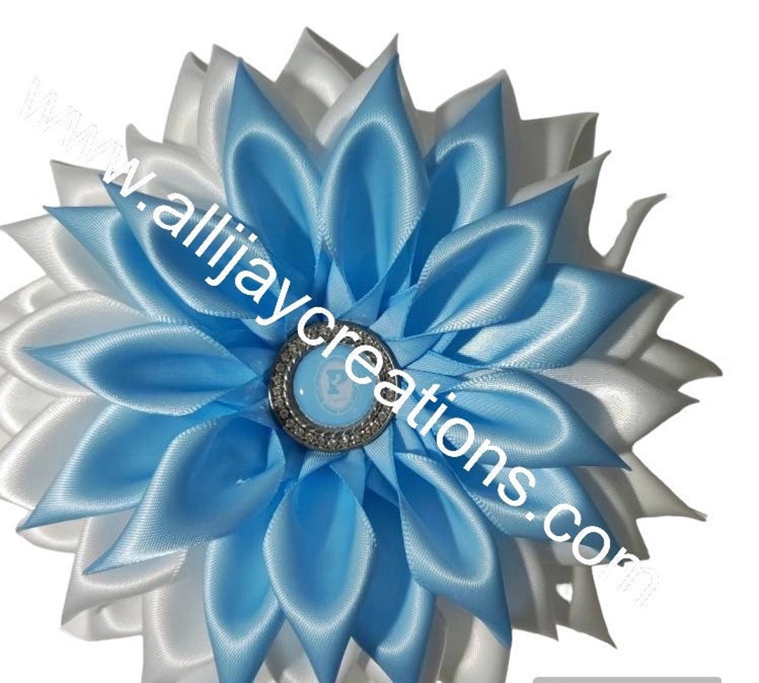 Pearlette Logo Flower Pin - Etsy