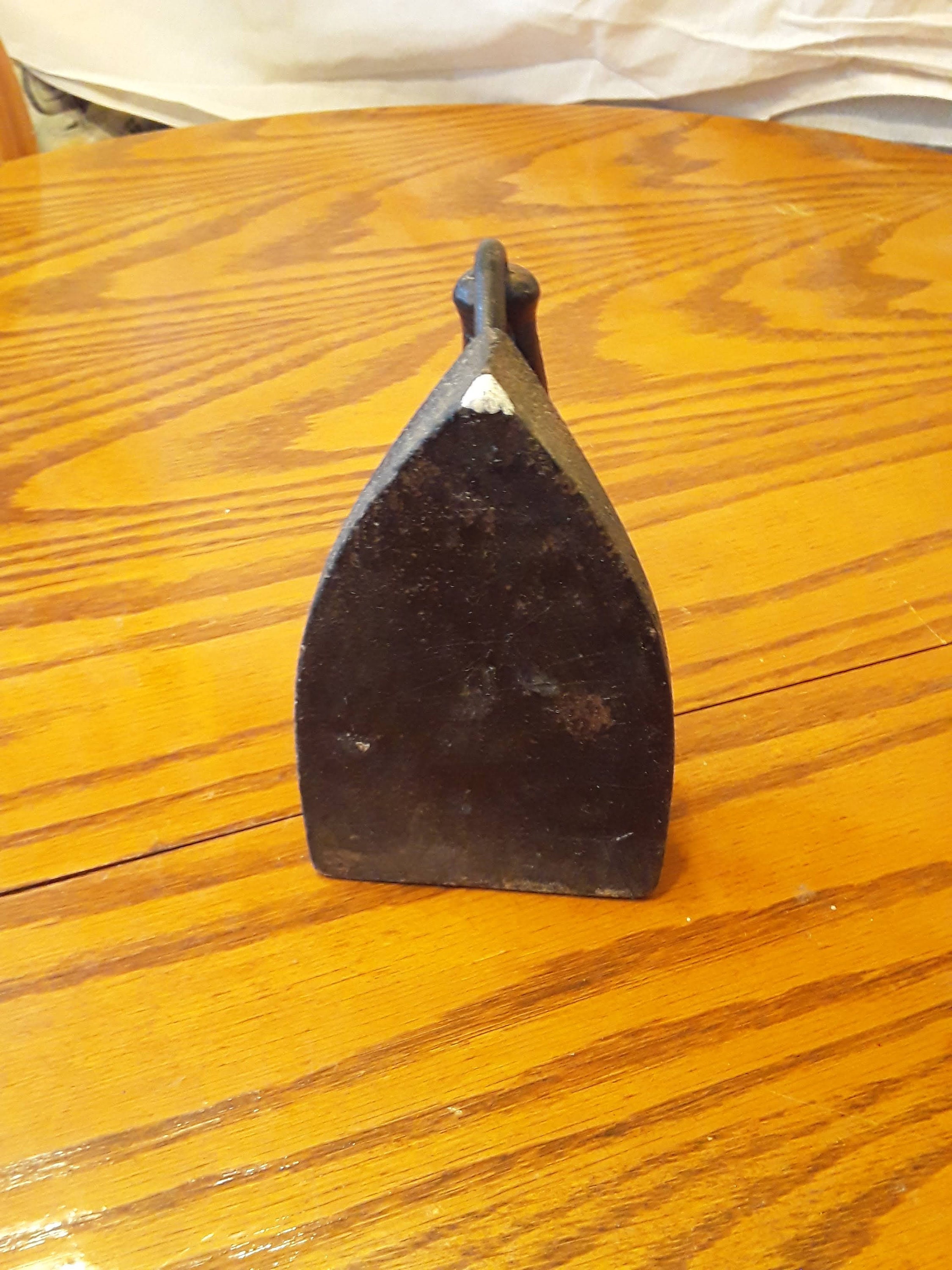 Antique Sad Iron / 7 Pound Sad Iron - Etsy