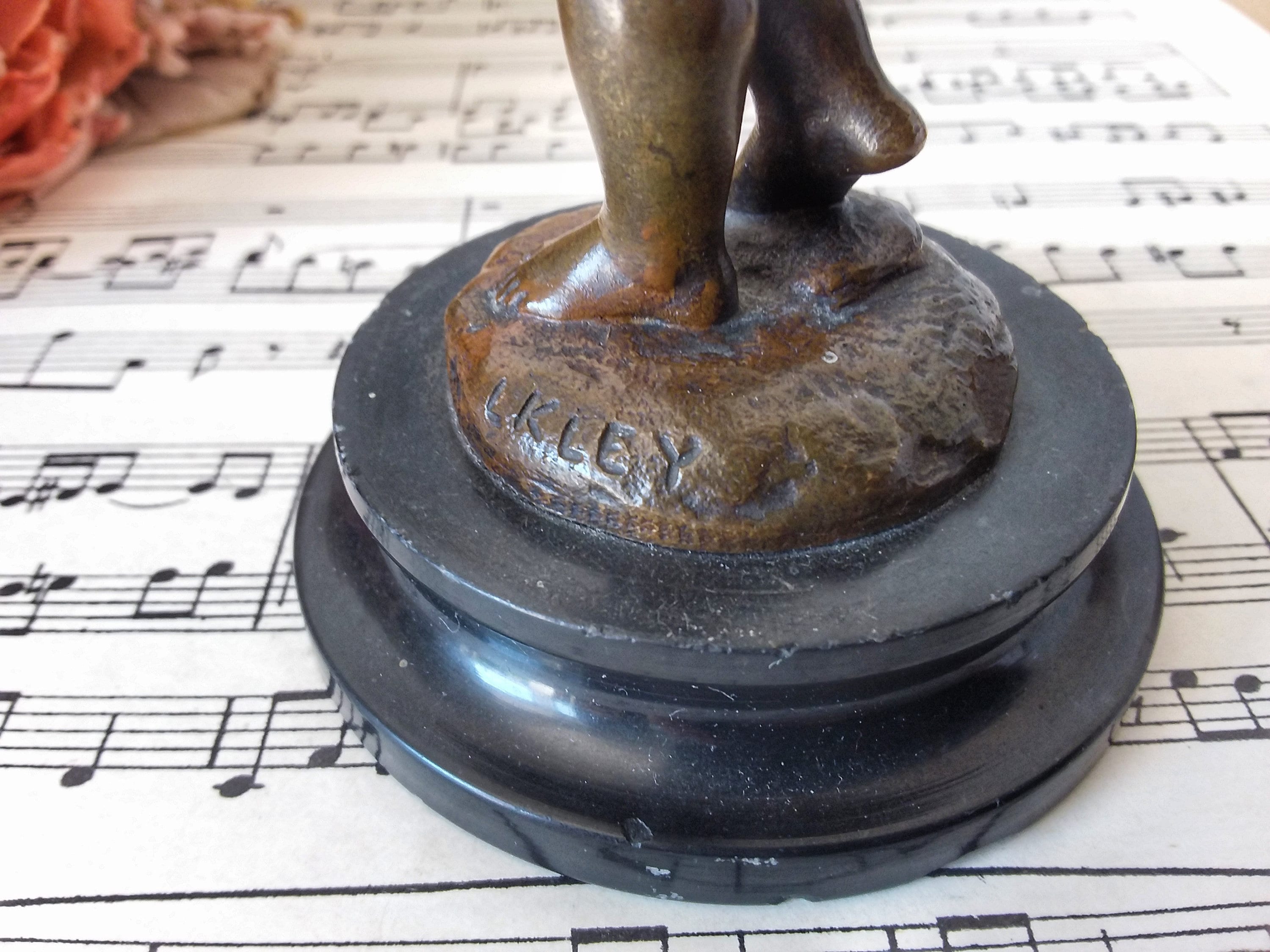 Louis KLEY (1833-1911). Sculptures ANCIENNE en bronze d'un jeune enfant ...