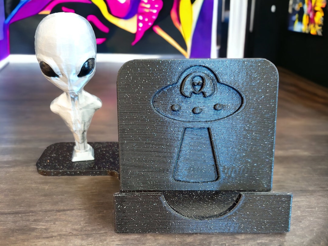 Alien Phone Stand Office Desk Decor, Alien Phone Holder Birthday Gift ...