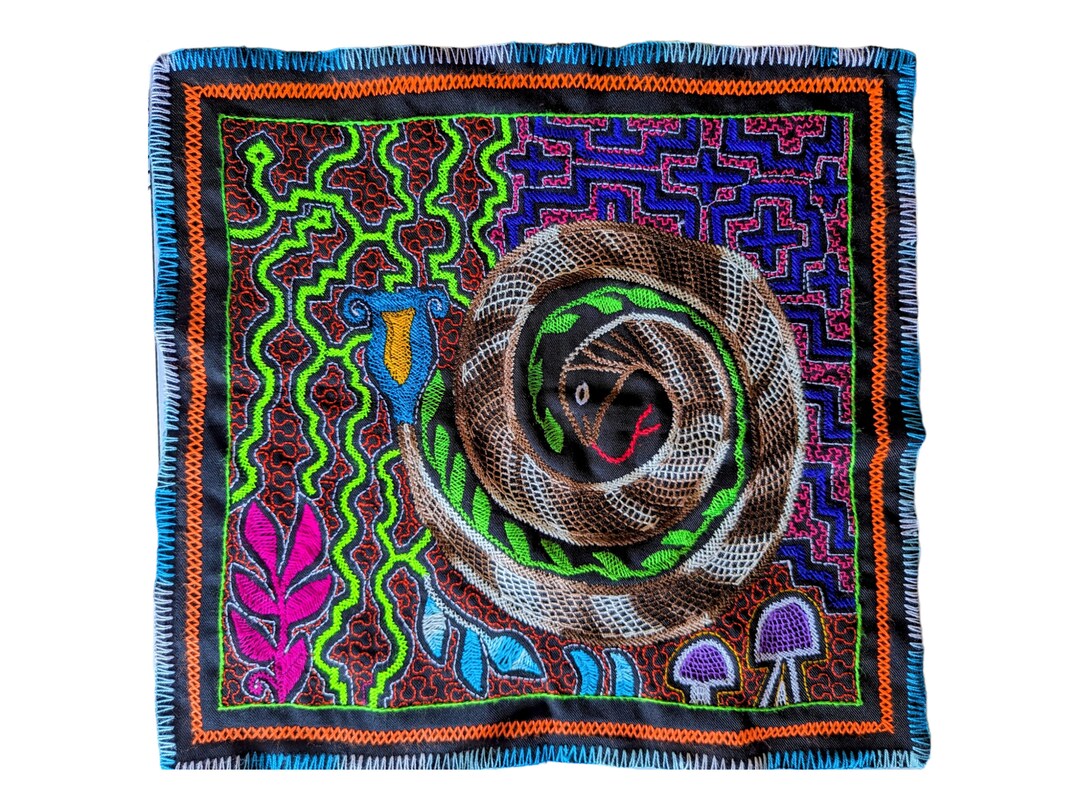 COSMIC SNAKE SPIRIT Shipibo Altar Embroidery Cloth Handmade Spiritual ...