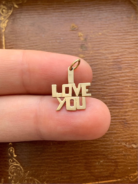 14k Gold ‘I Love You’ Heart and Arrow Pendant - Gem