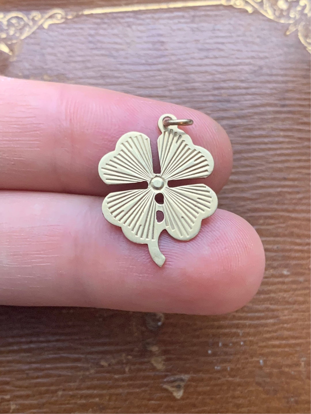 Vintage 14K 585 Yellow Gold Four Leaf Clover Luck Lucky Engine Turned ...