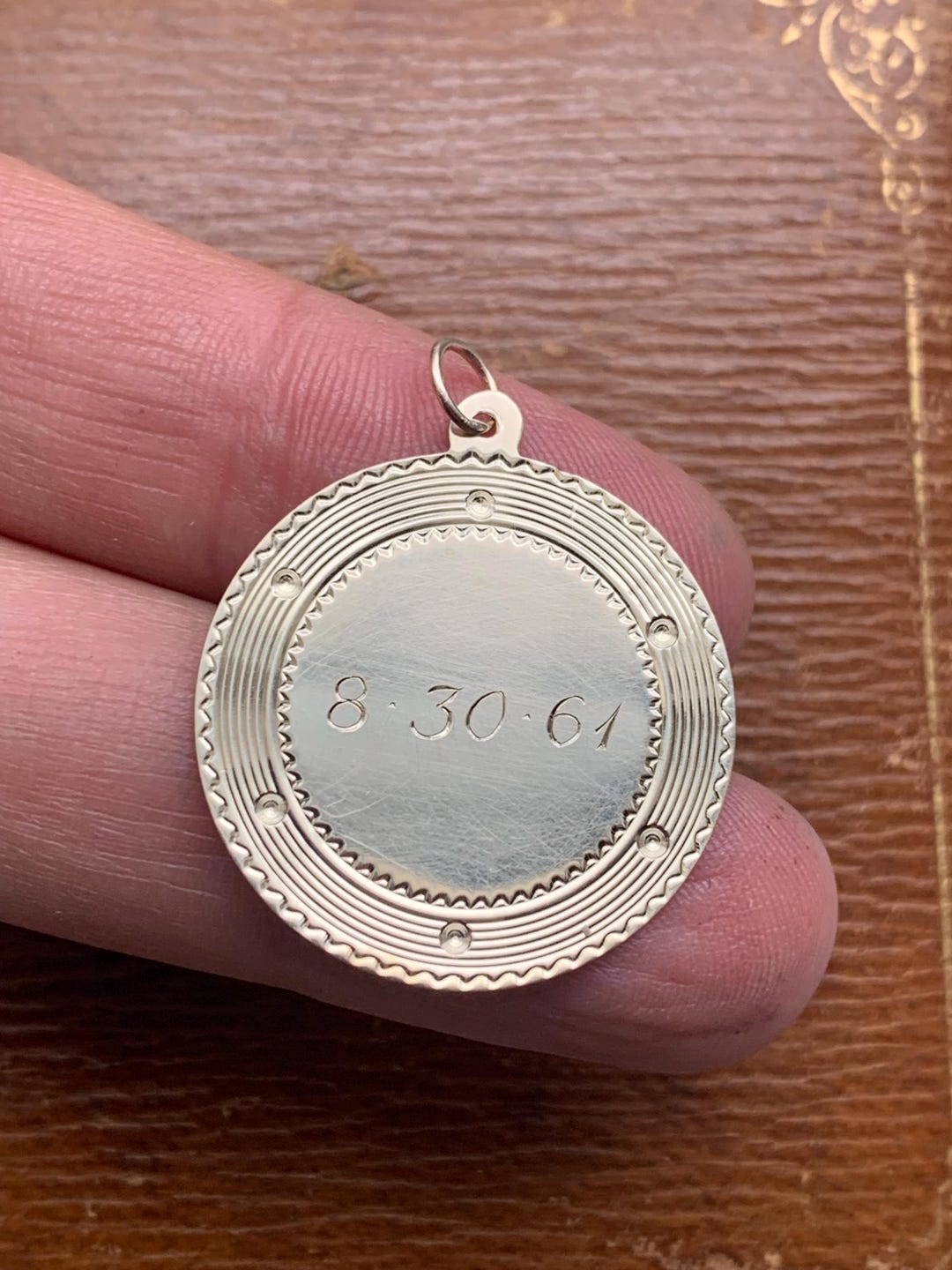 Vintage 14K 585 Yellow Gold Engine Turned Pendant - Etsy