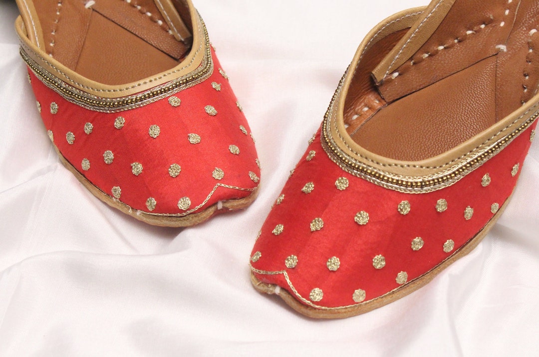 Red Gold Embroidered Jutti Shoes: Indian Wedding Flats (US Size 5, 7 ...