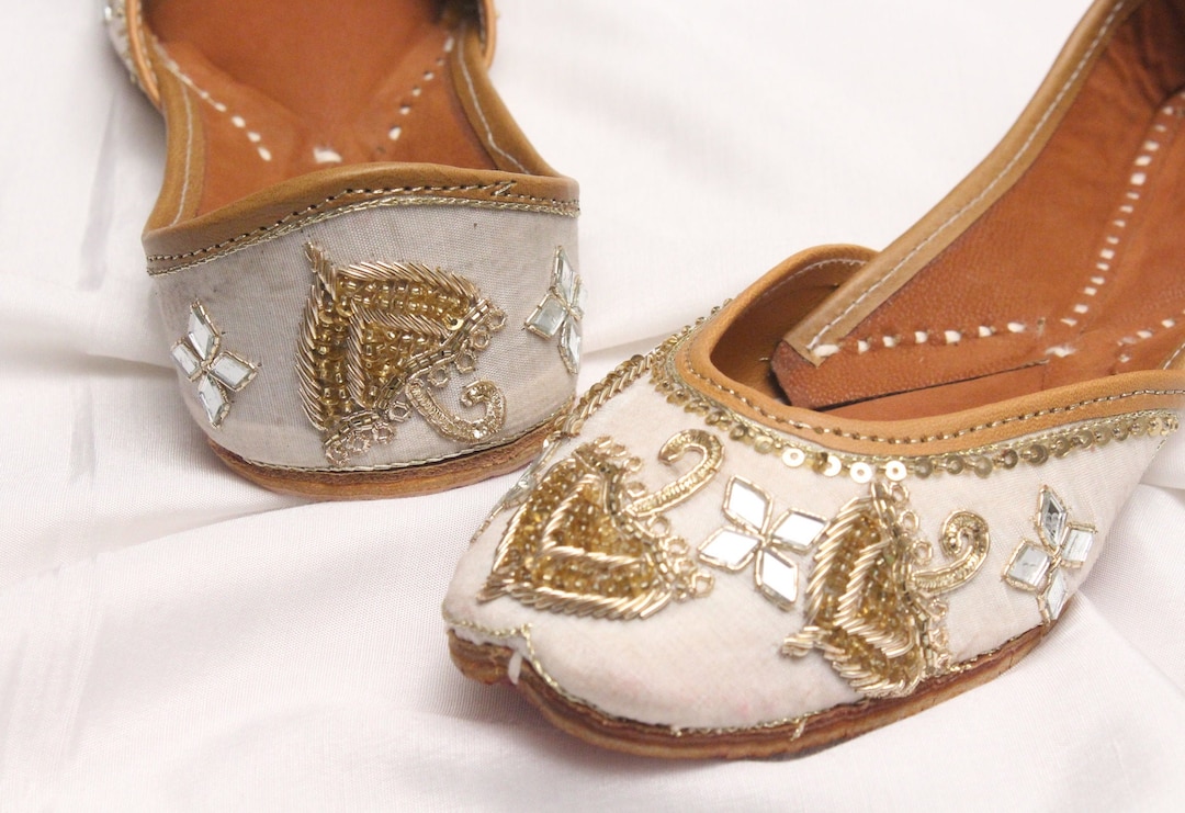 Gold Embroidered Bridal Jutti Shoes: Indian Wedding Flats - Etsy