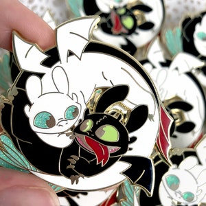 Yin and Yang Hard Enamel Pin, HTTYD, Nightfurry and Lightfurry, Gold ...