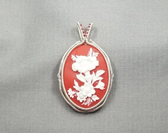 Cameo flower pendant | Etsy