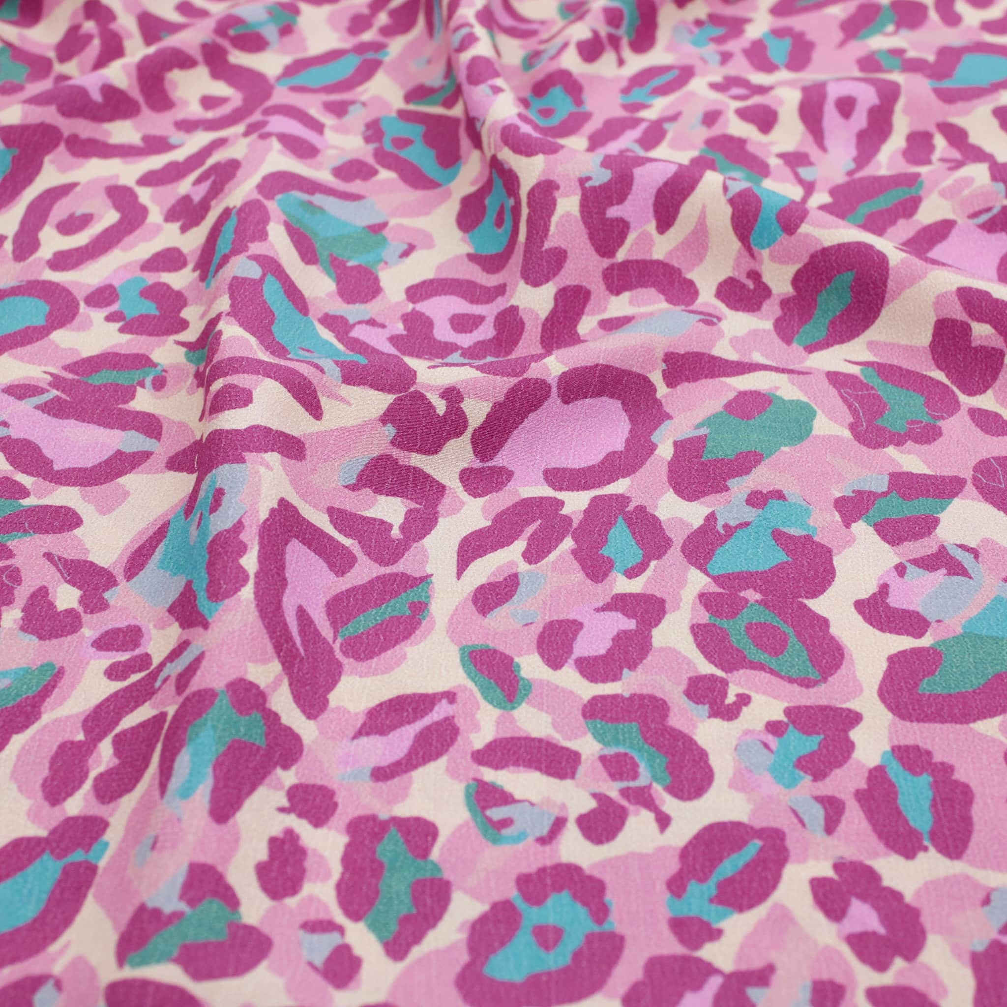 Susan Printed Woven Dressmaking Sewing Fabrics Soft Floral Animal ...