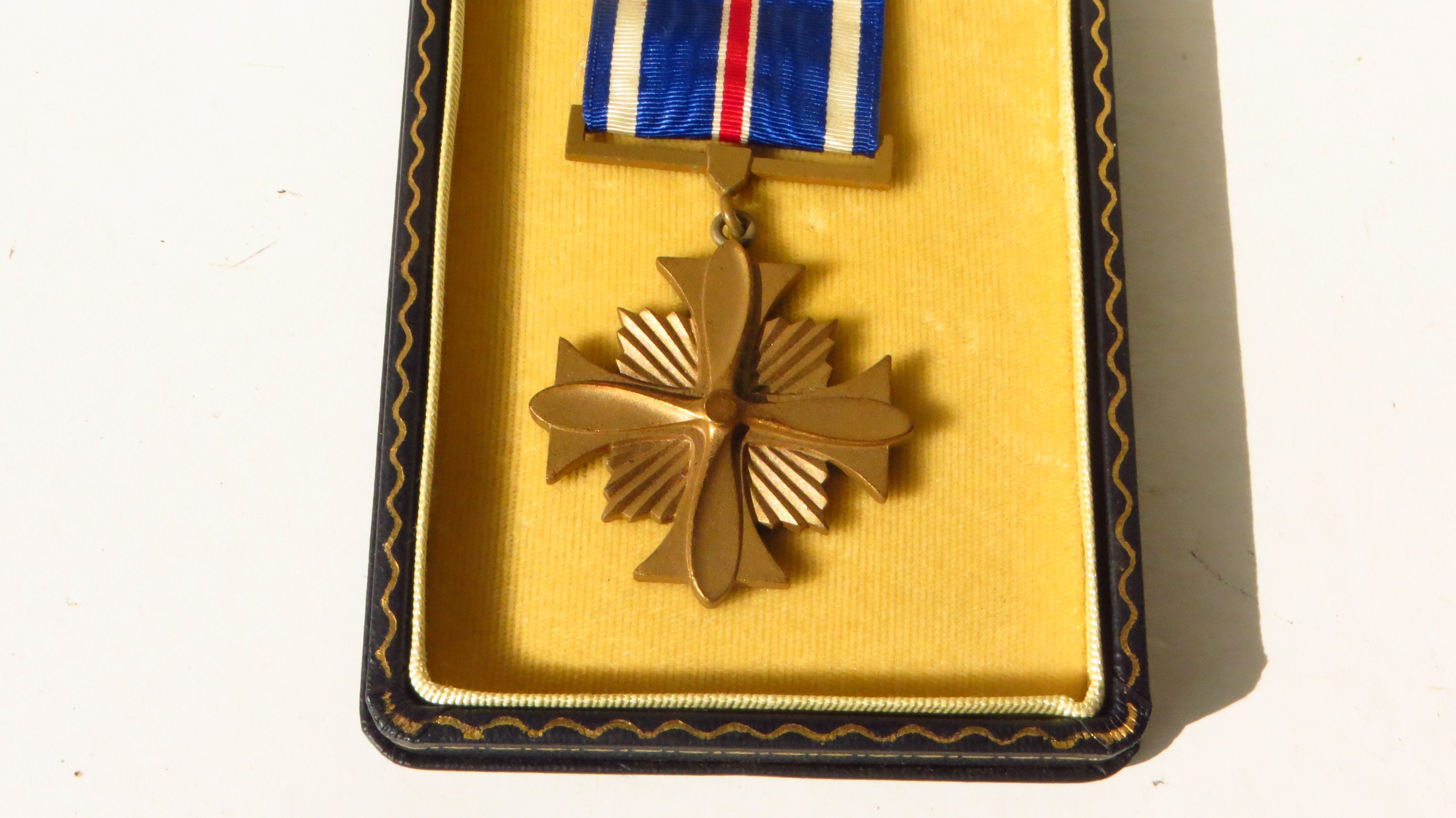 WW2 US Government Issued Army Air Force Distinguished Flying Cross DFC ...