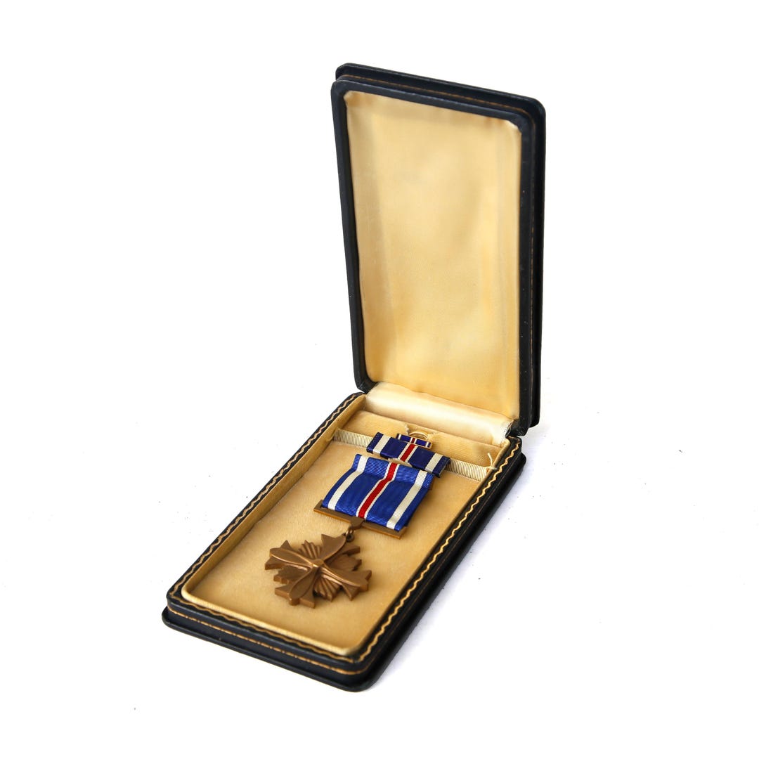 WW2 US Government Issued Navy Distinguished Flying Cross DFC Medal W ...