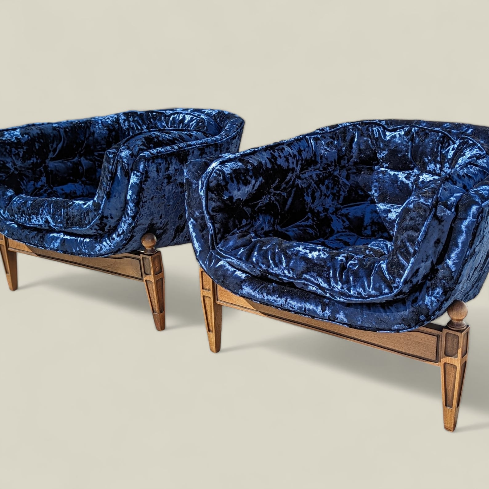 Pair of Mid Century Low Profile Scoop Lounge Chairs by Castro ...