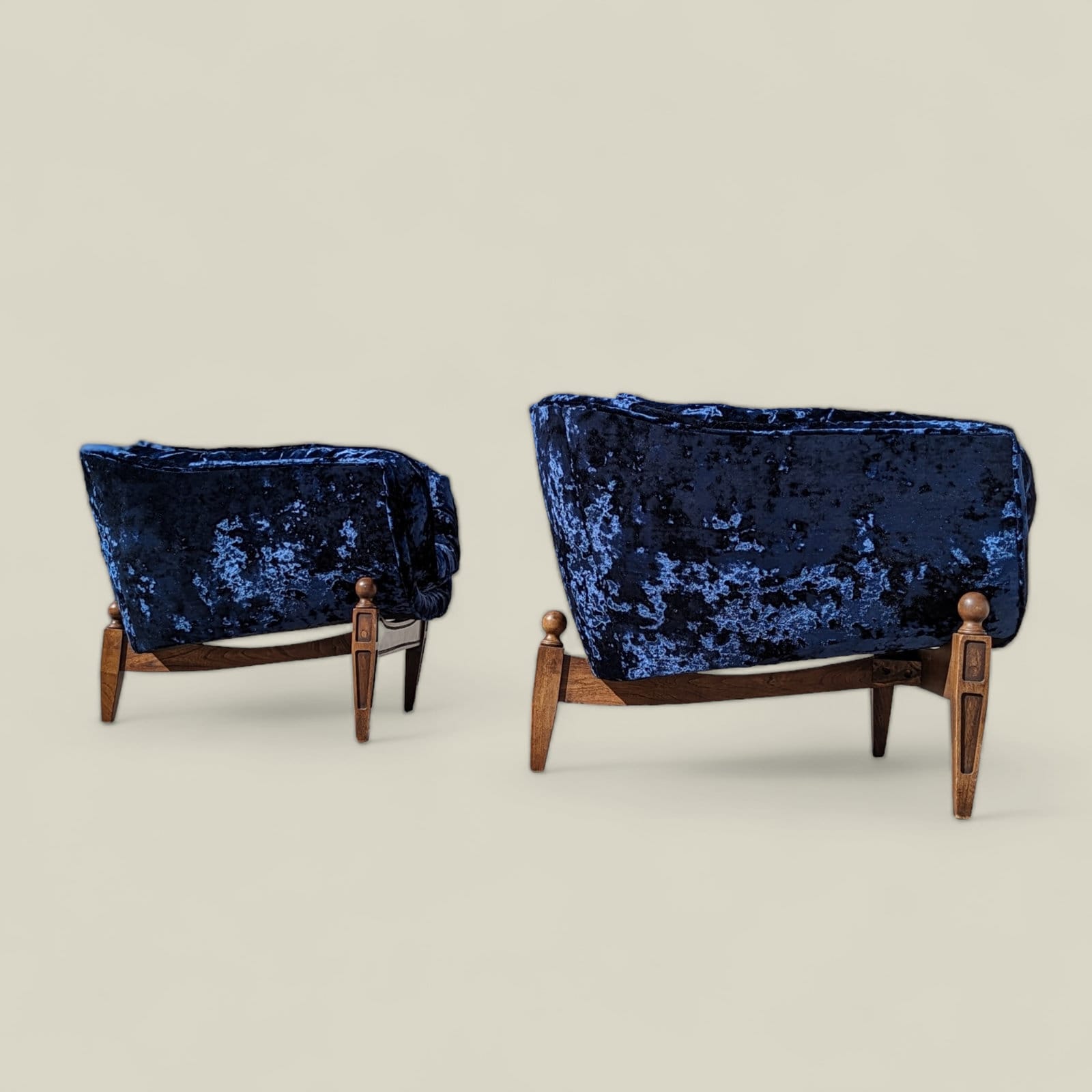 Pair of Mid Century Low Profile Scoop Lounge Chairs by Castro ...