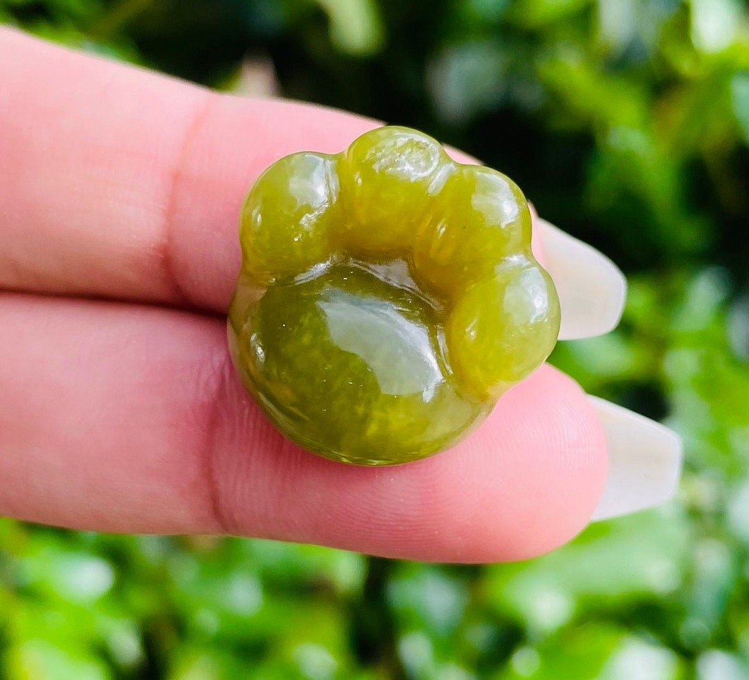Green Jade Crystal Paw (1) Jade Crystal Paw Print, Cat Paw Dog Paw ...