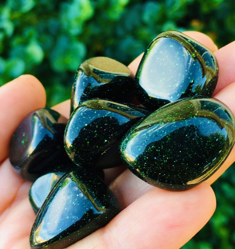 GREEN Goldstone Crystal 1 Sand Stone Glitter Beautiful | Etsy