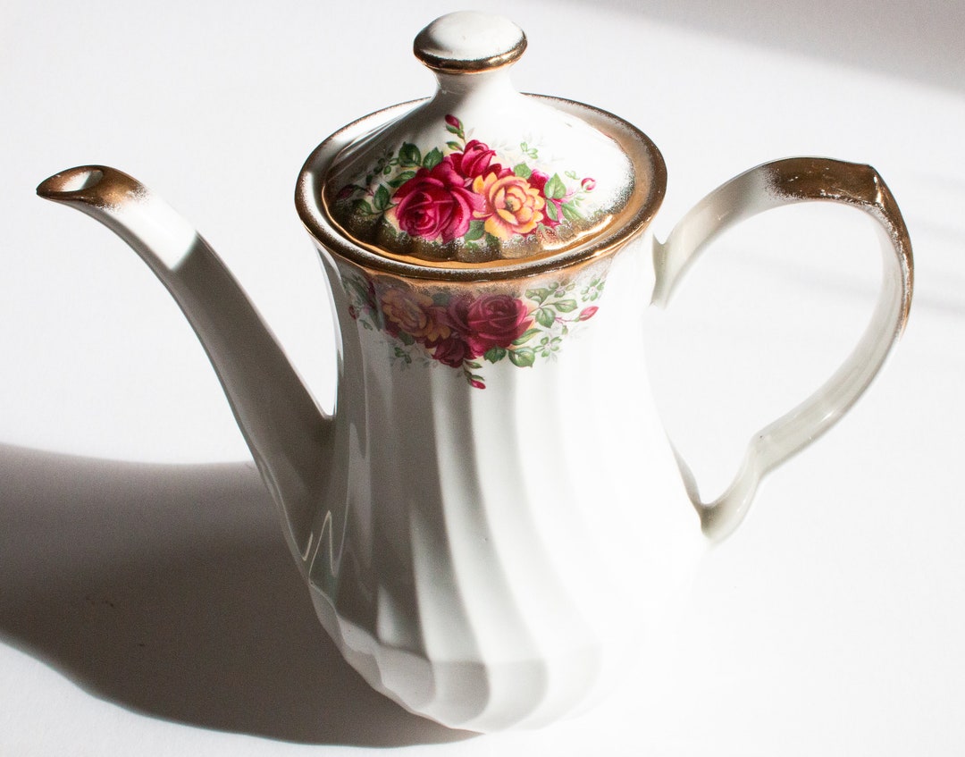 Aynsley & Co. Ltd. England Bone China Country Roses Teapot or Coffee ...