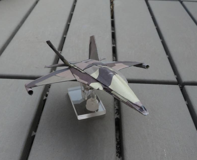 Origami F 18