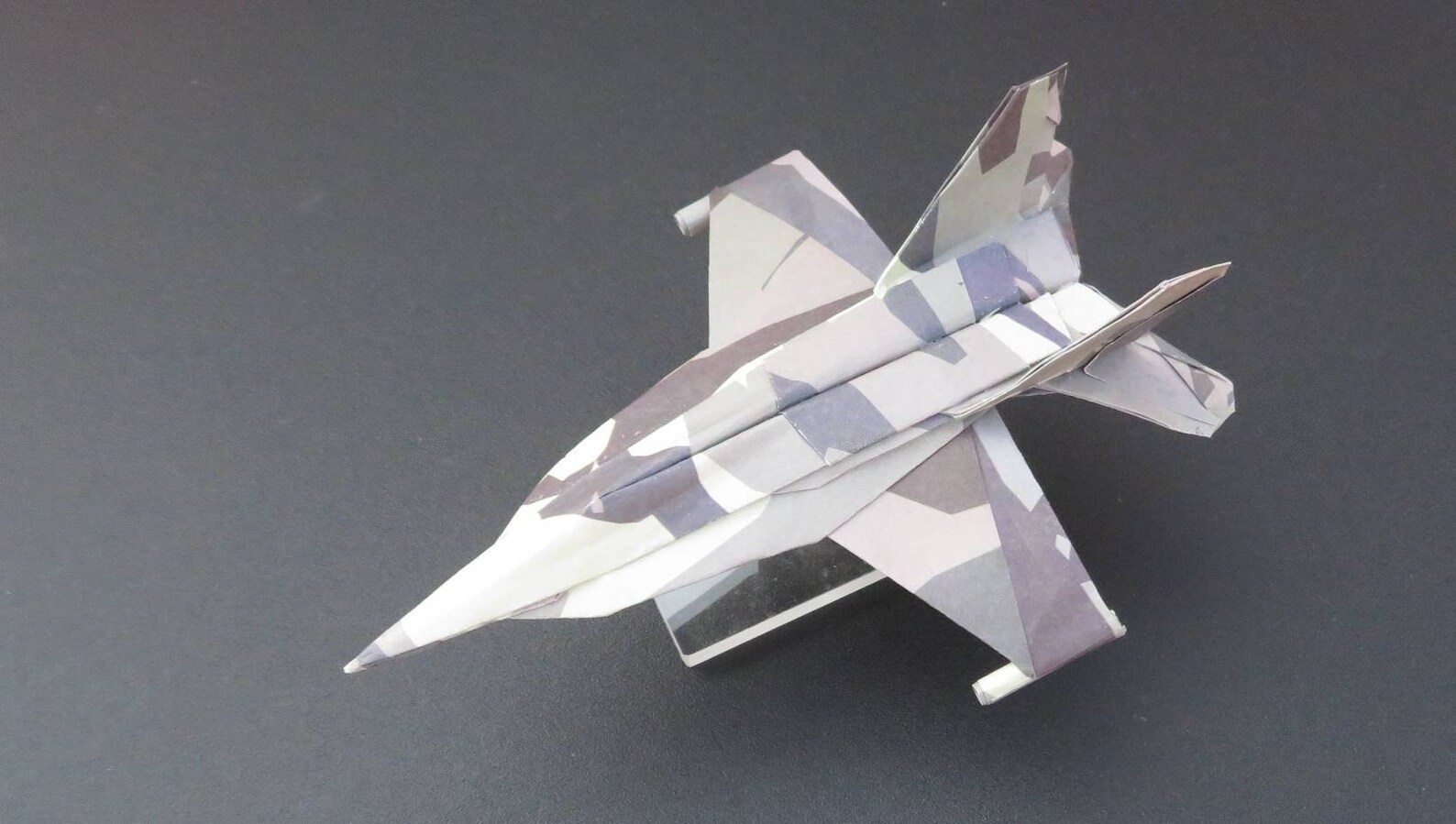F-18 Origami Paper Airplane With Display Stand MODELFA180024 Topgun ...