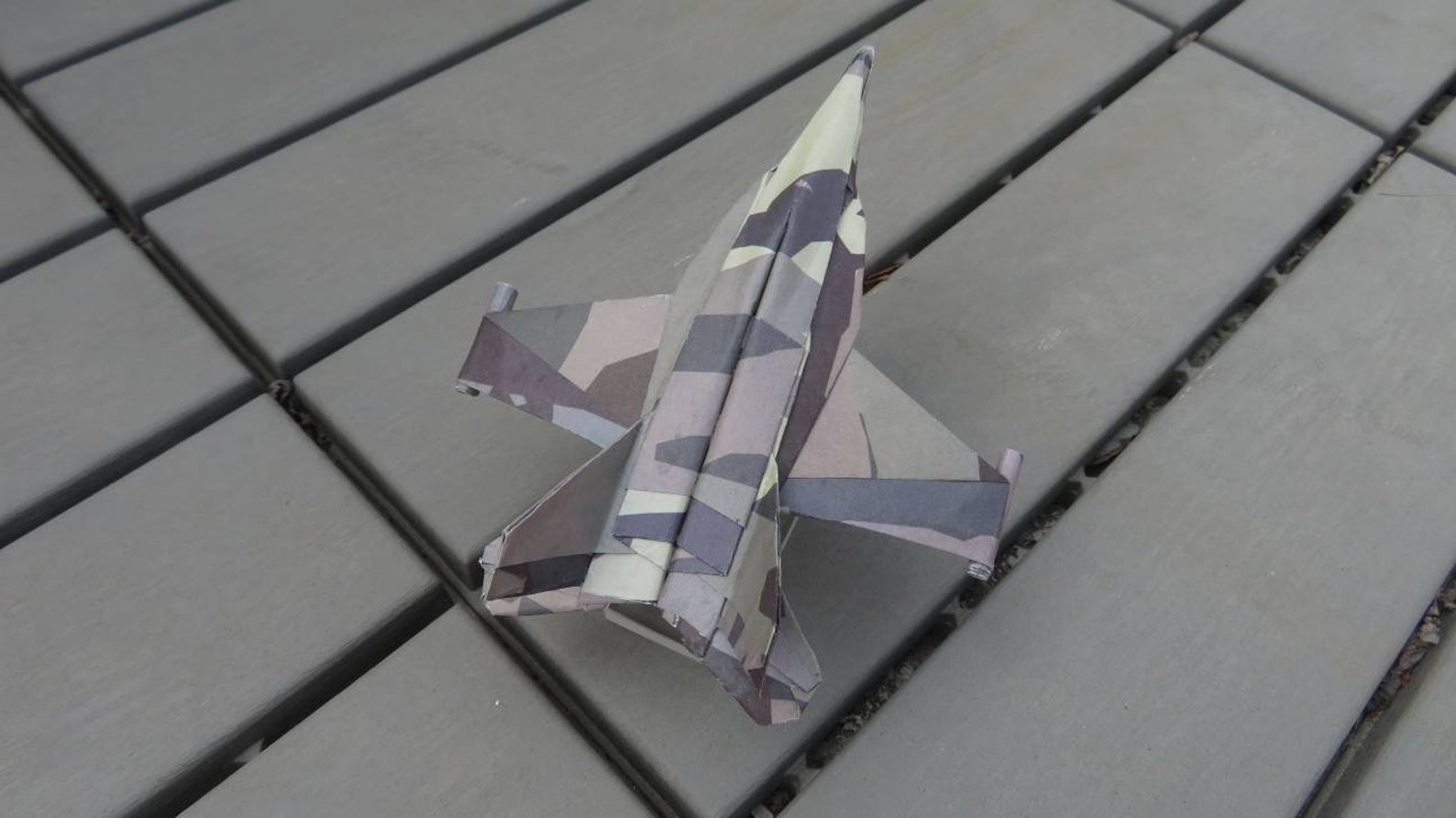 F-18 Origami Paper Airplane With Display Stand MODELFA180024 Topgun ...