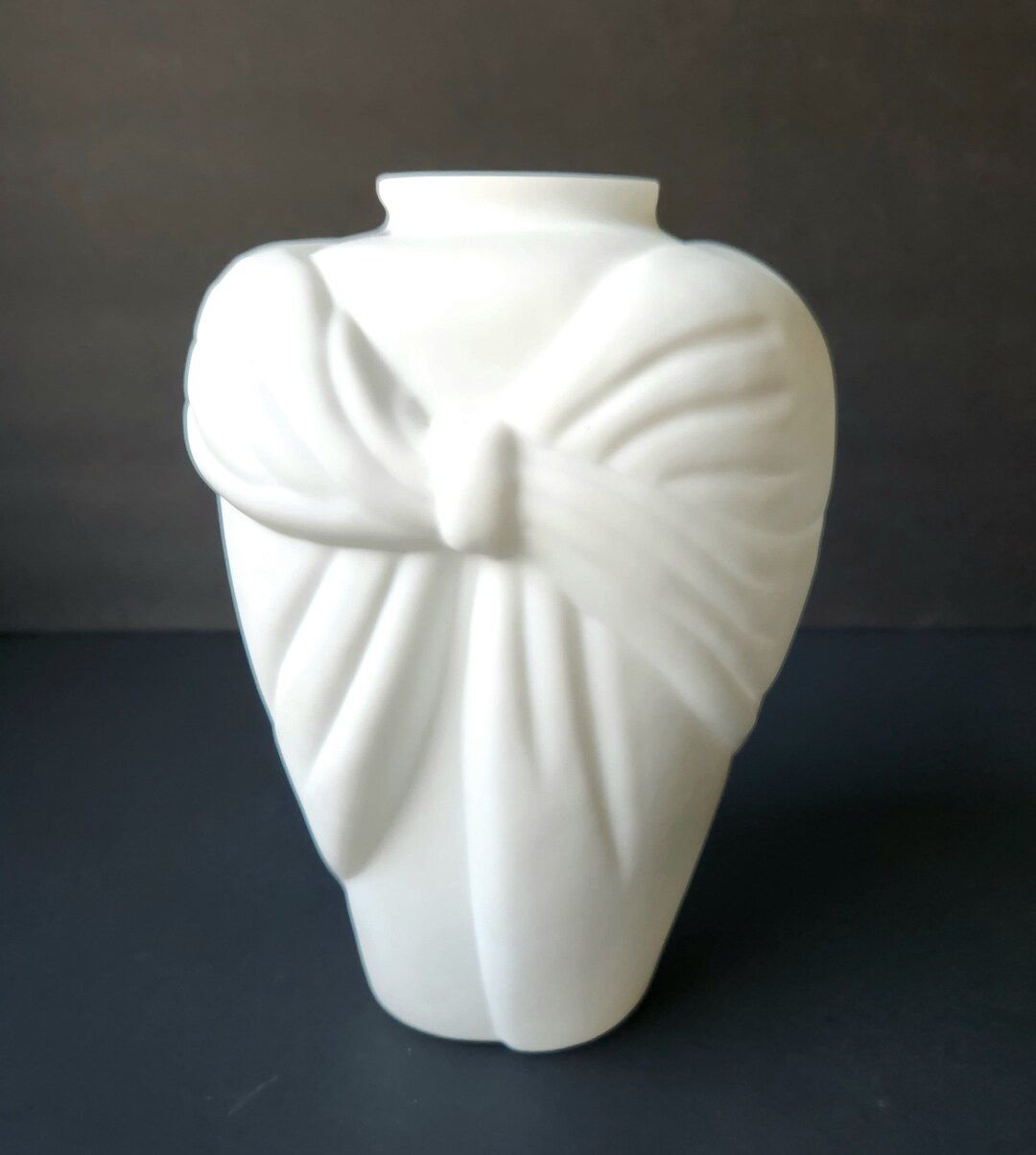 RARE 80's Vintage Balos Handblown Matte White Glass Wrap Bow Design ...