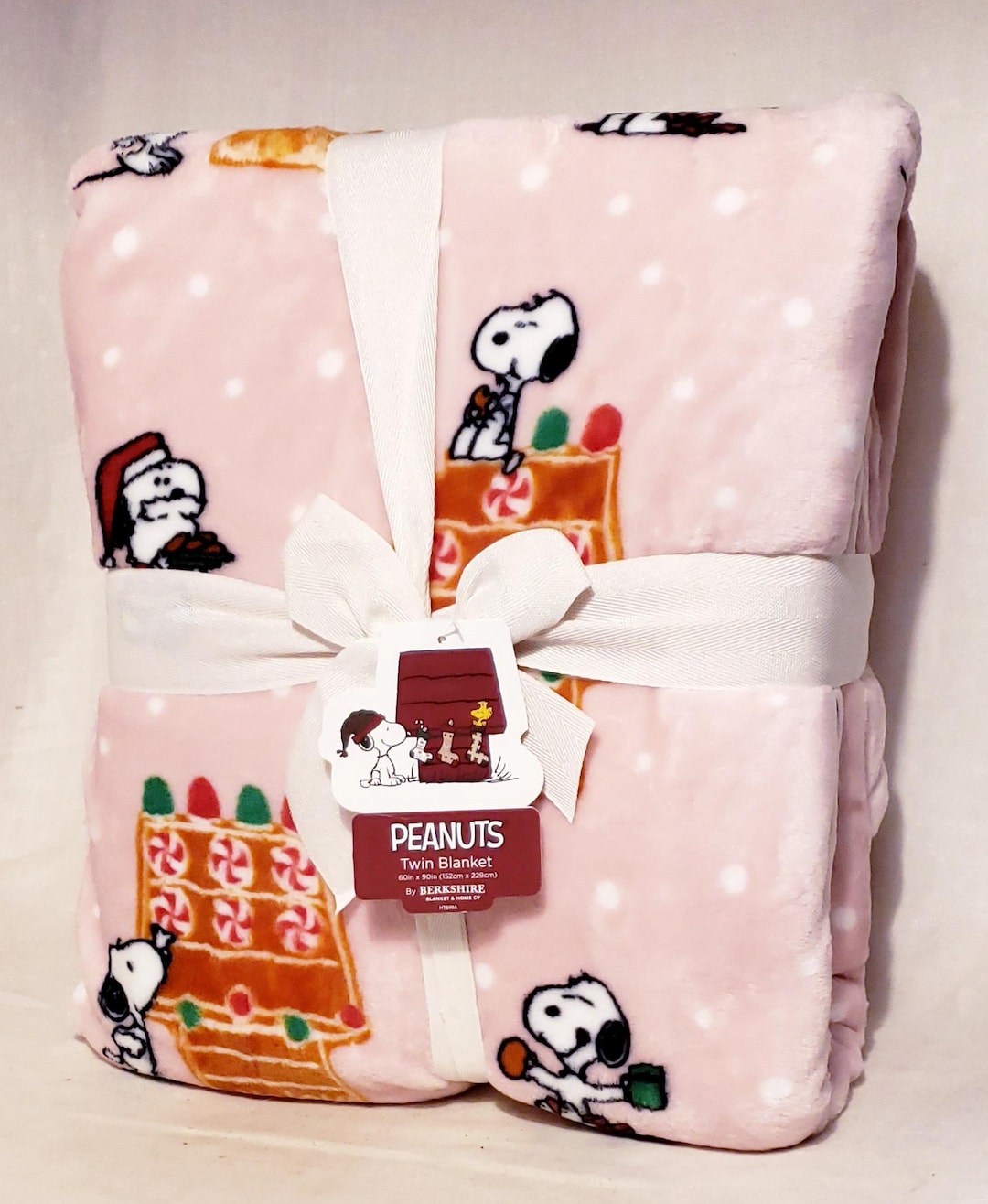 Collectible Peanuts Snoopy Holiday Season Pink Gingerbread House ...