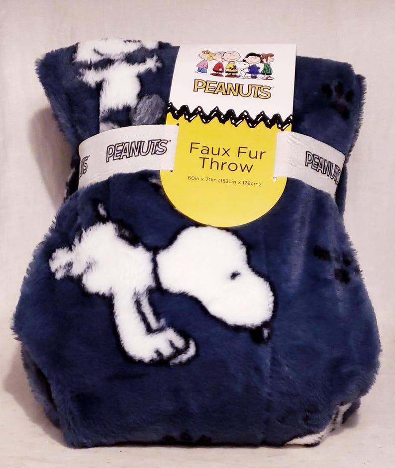 Collectible Peanuts Snoopy Super Lux Faux Fur Berkshire Blanket Throw ...