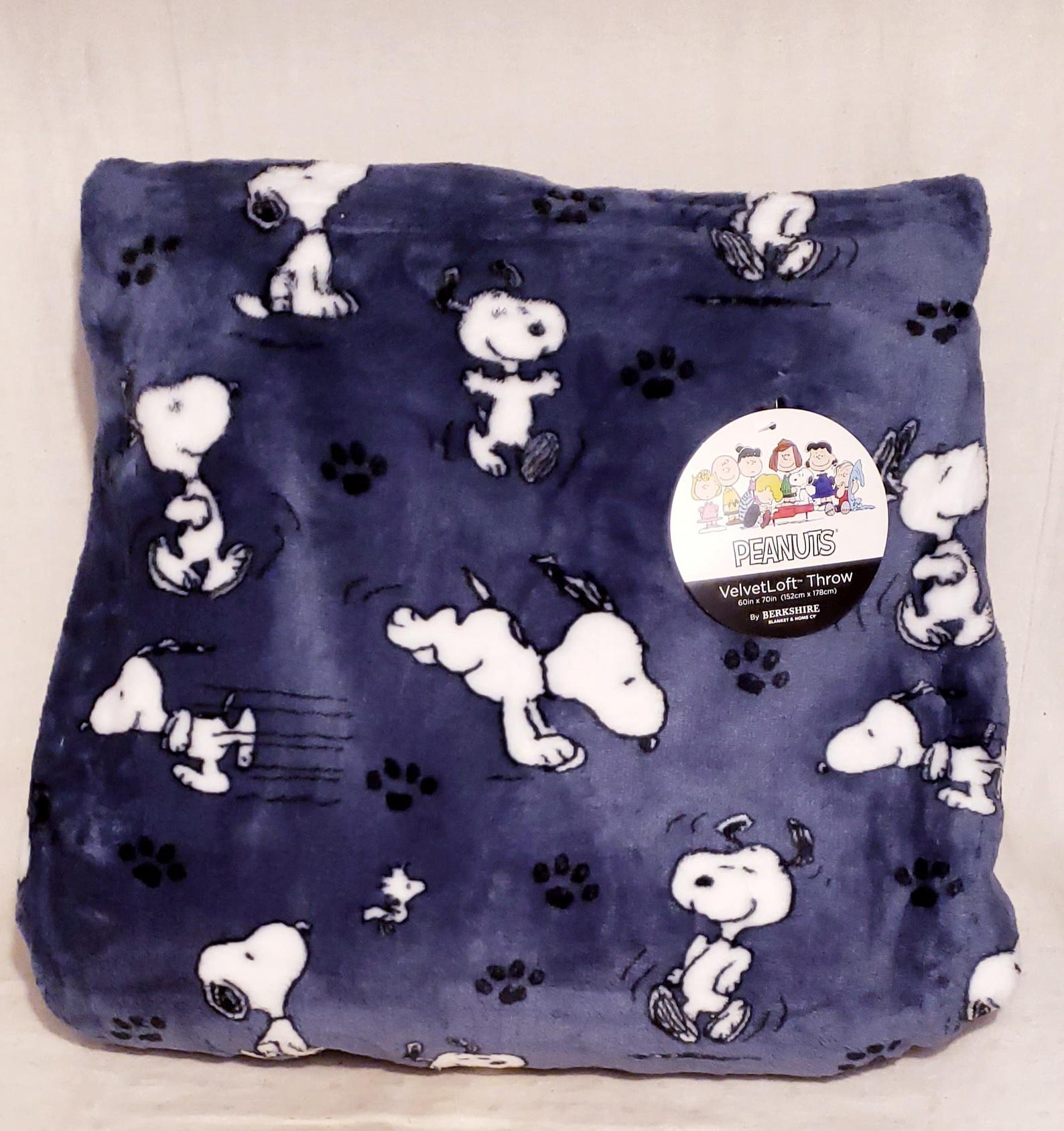 Collectible Peanuts Snoopy Poses N Paws Blanket - Etsy
