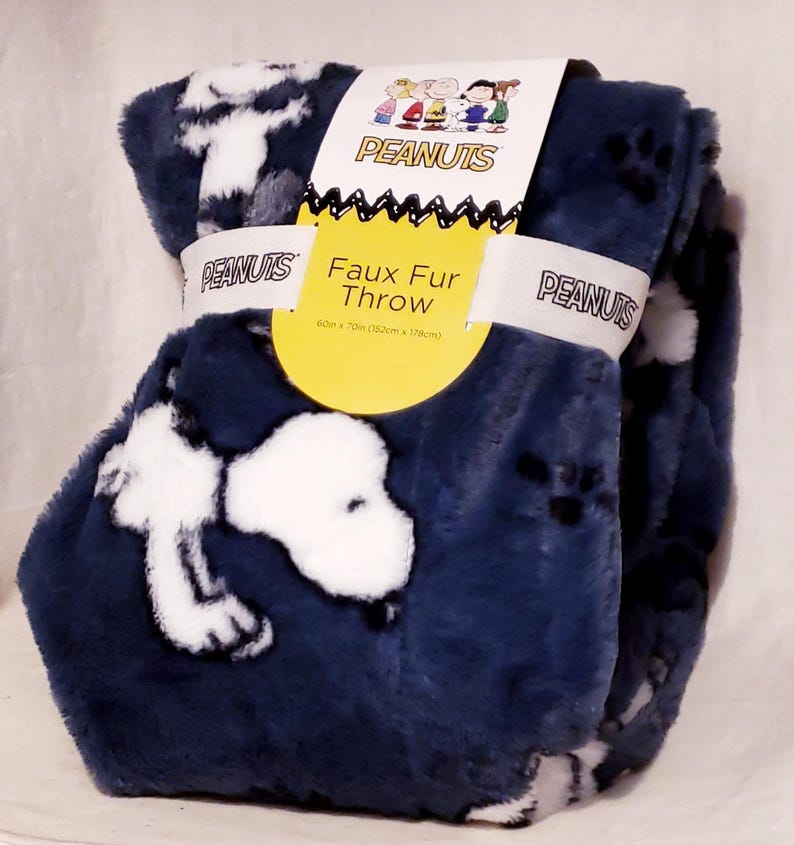 Collectible Peanuts Snoopy Super Lux Faux Fur Berkshire Blanket Throw ...