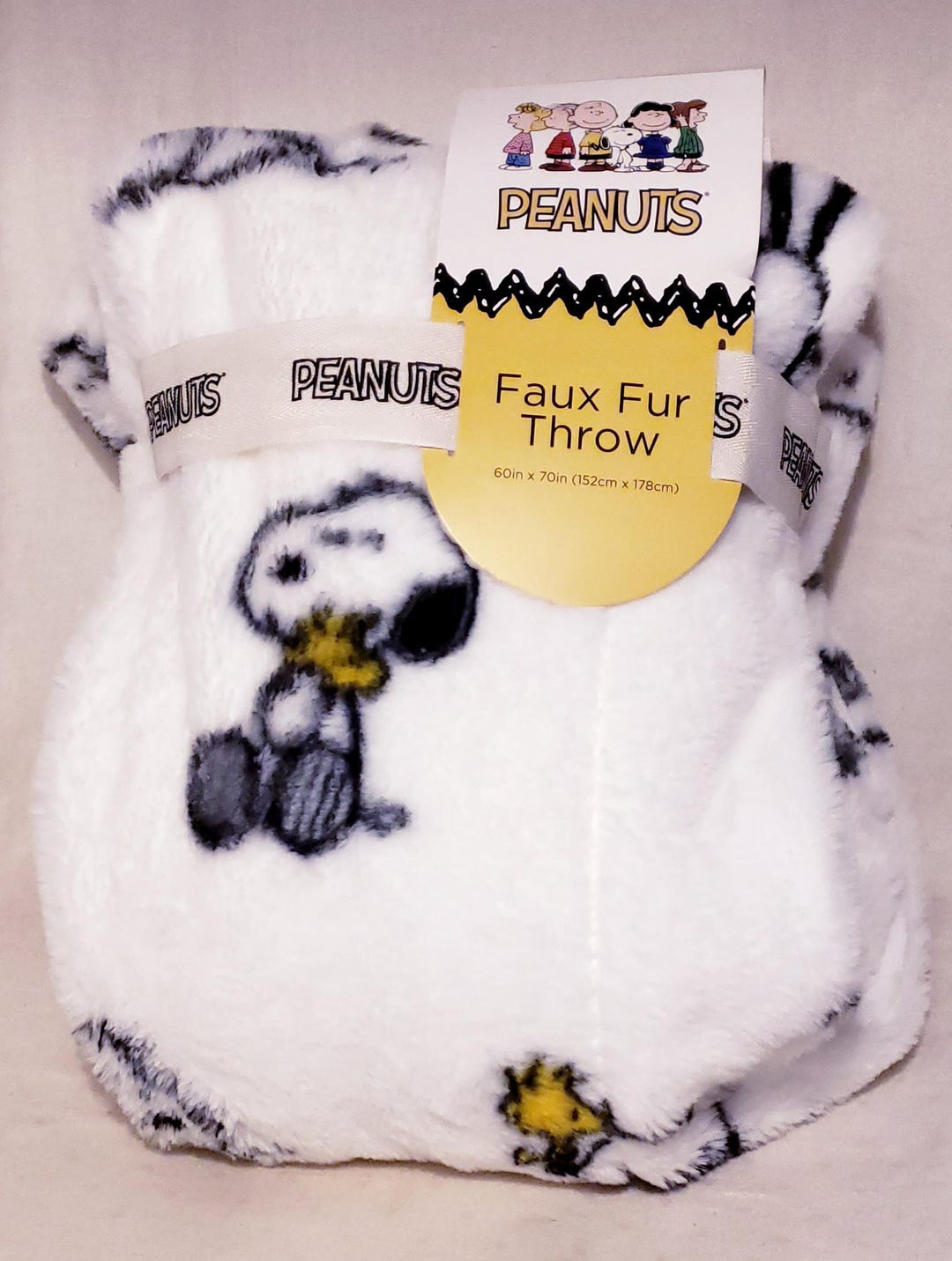 Collectible Peanuts Snoopy Super Lux Faux Fur Berkshire Blanket Throw ...