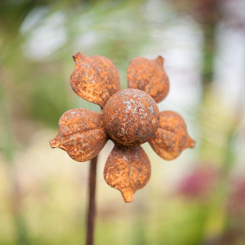 Rusty Vintage Flower Plant Stake - Etsy UK