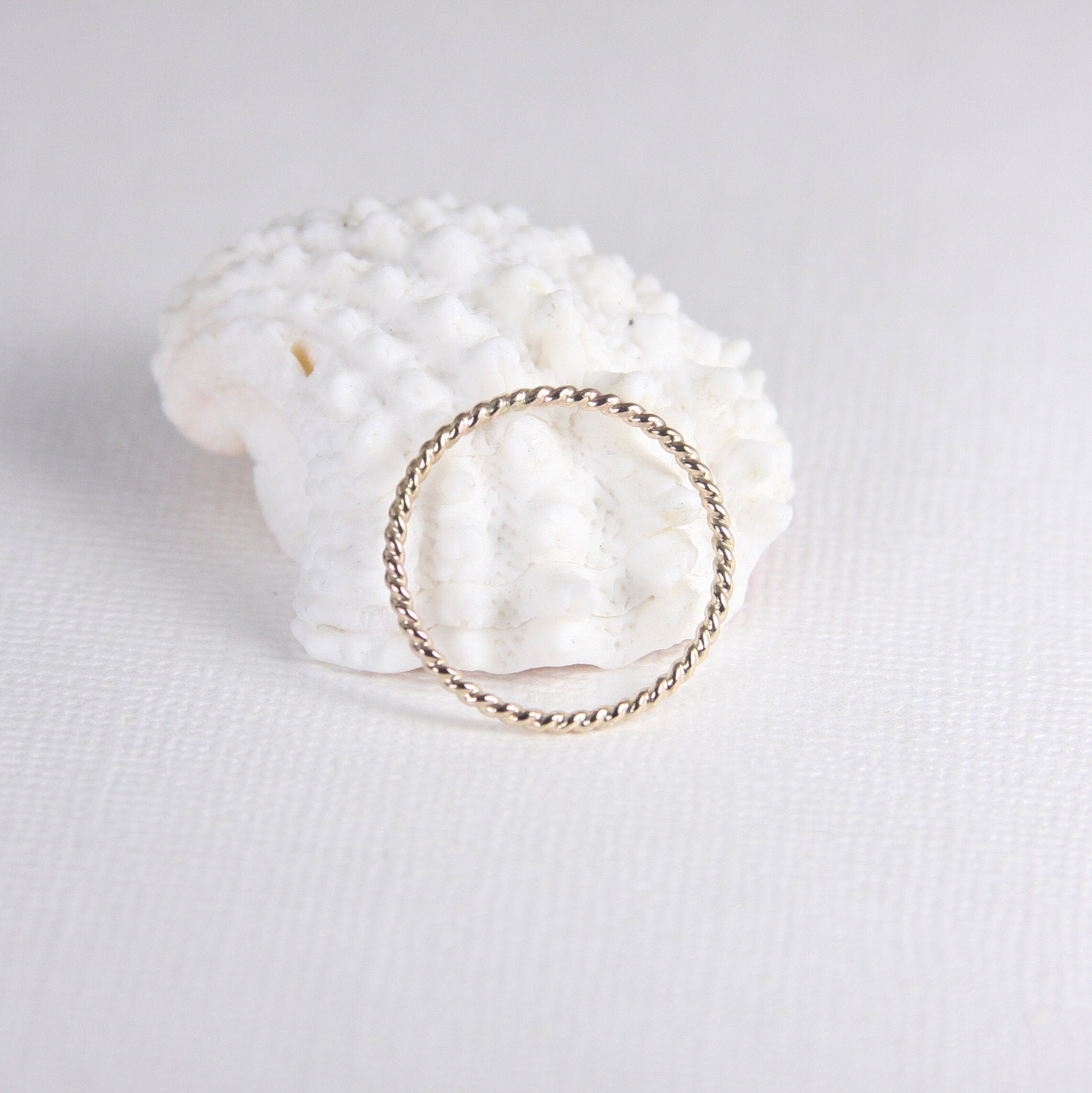 14 karat Yellow Gold Twisted Wire Ring Twisted Rope Pattern - Etsy España