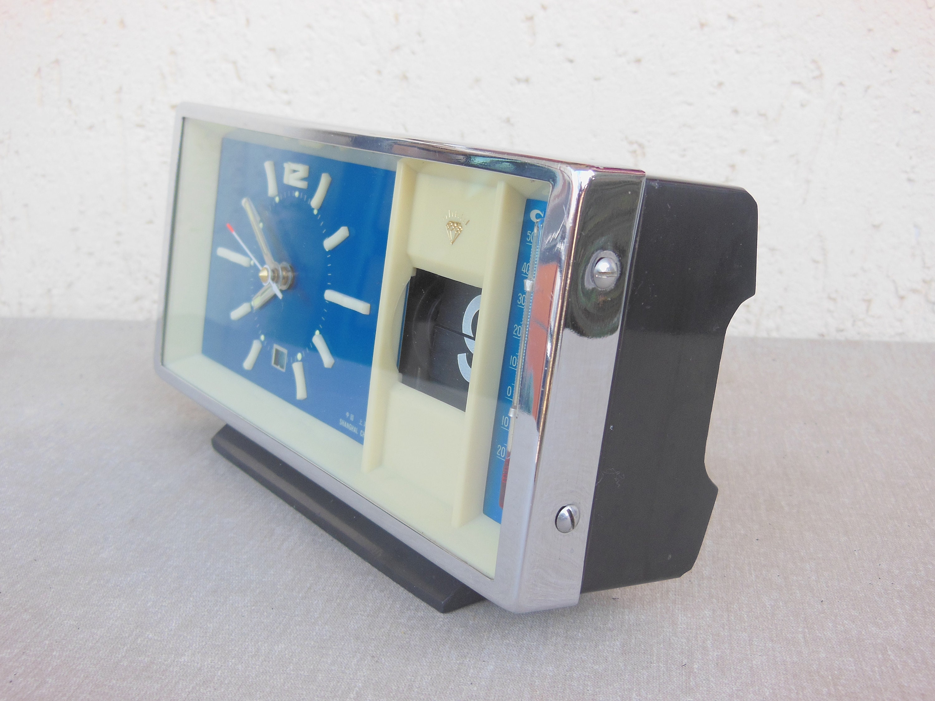 Shanghai China Diamond Clock , Mechanical Clock With Thermometer and ...