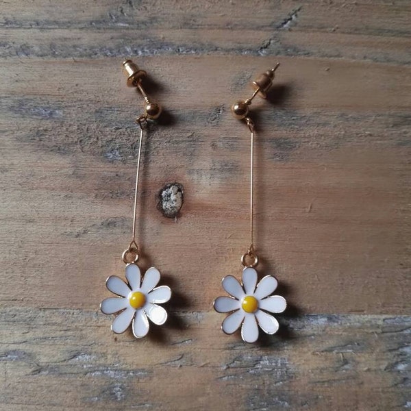 Daisy Earrings - Etsy