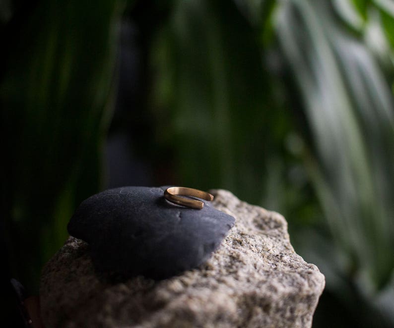 Open Faced Reveal Gold Band Ring | Etsy