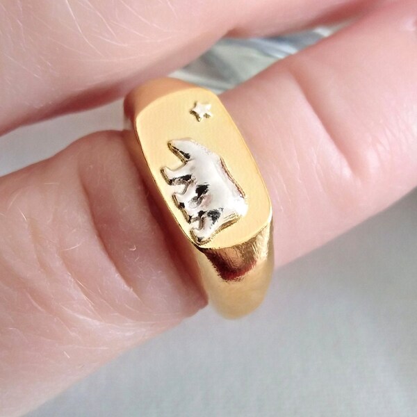 Bear Signet Ring - Etsy