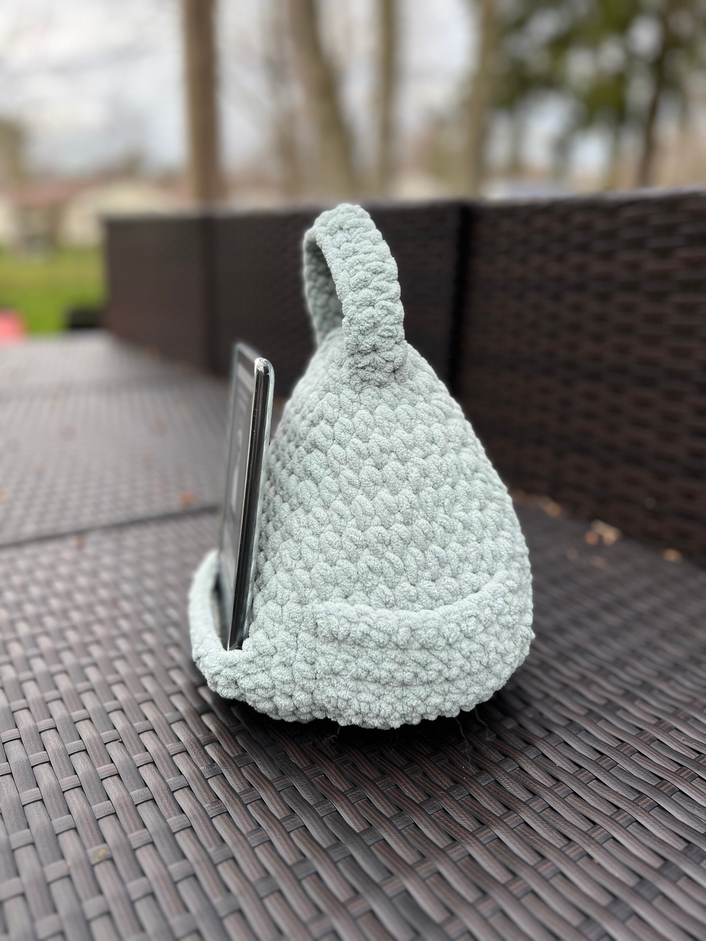 Kindle Poof // Kindle Pillow - Etsy
