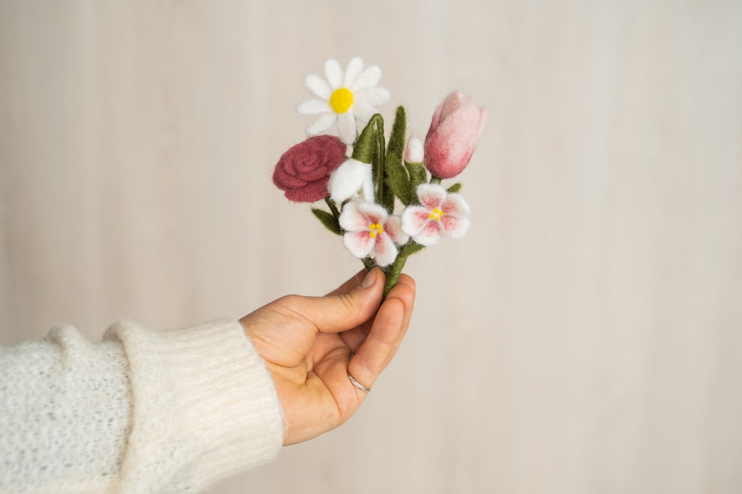 Newborn Felted Flowers Photo Toy, Needle Felted Mini Flowers, Newborn ...