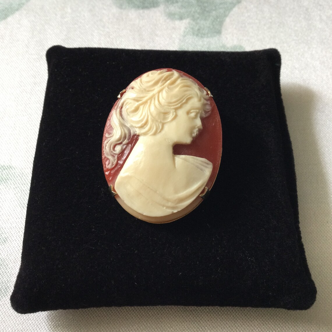 Vintage CAMEO Bakelite ART DECO Carved Brooch Splendid Art - Etsy