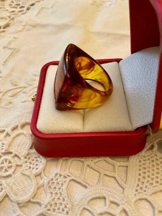 MODERNIST HONEY LUCITE Design Vintage Ring- Transpare… - Gem