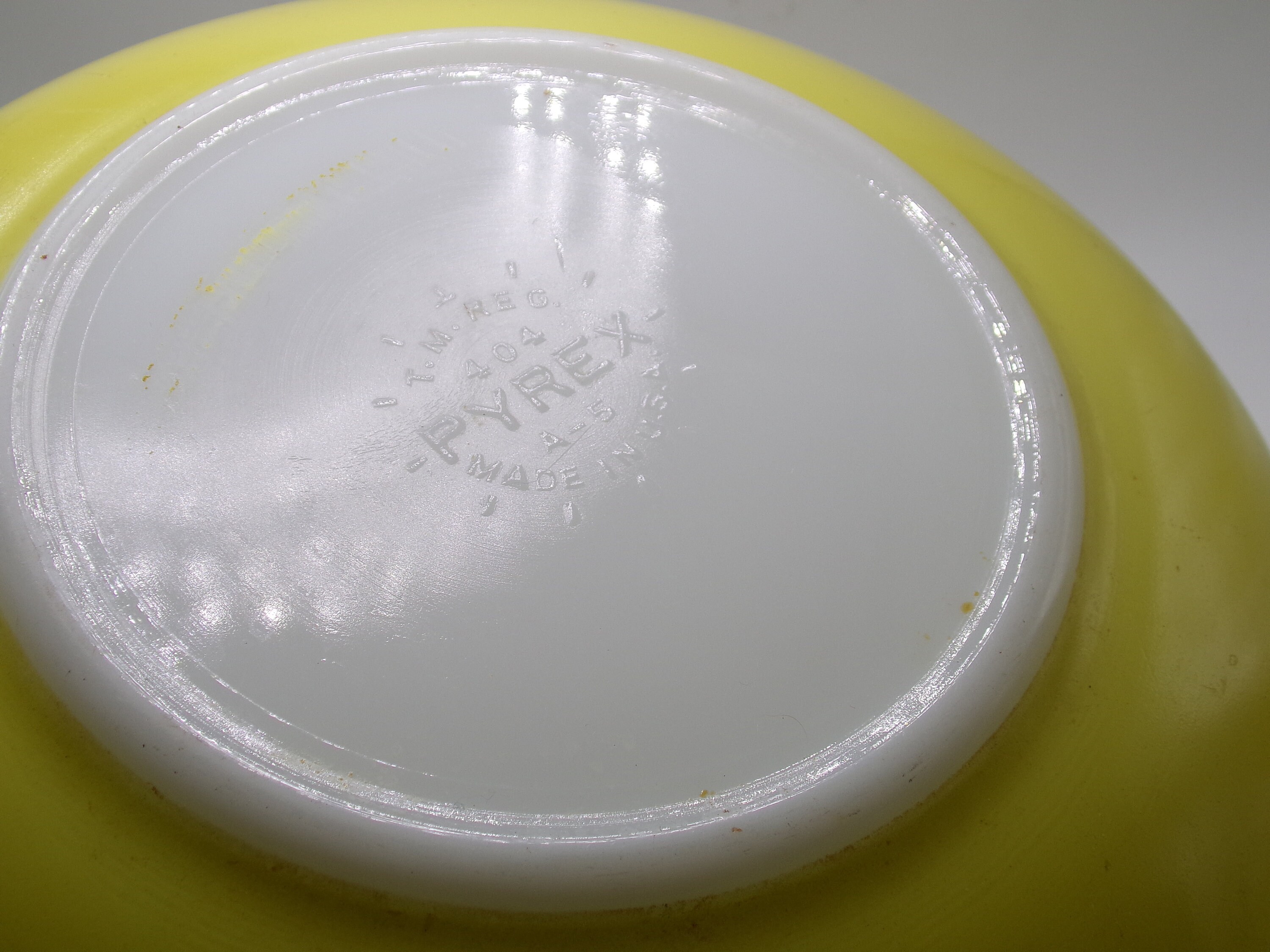 Vintage Yellow Pyrex Bowls Pair - Etsy